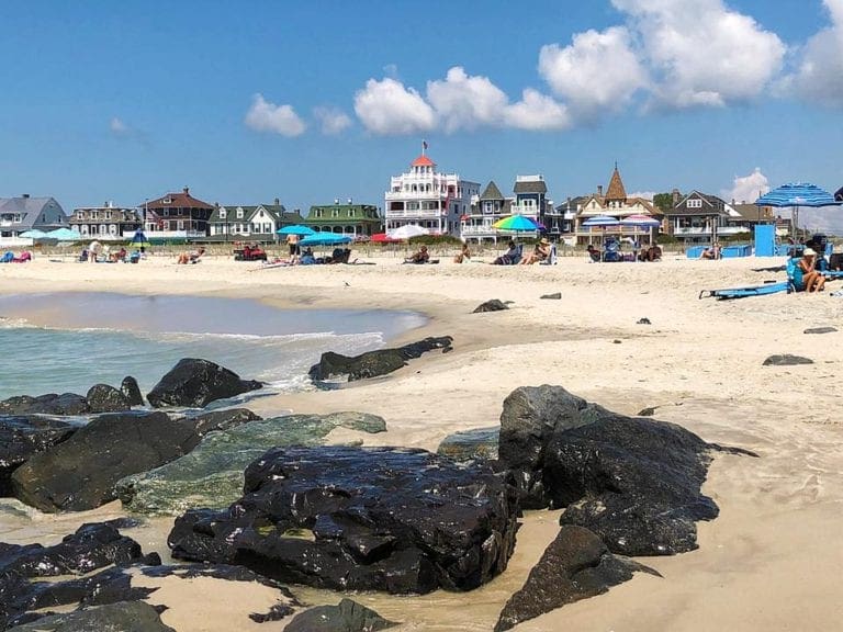 12+ Best Beaches in the U.S. for families (Ranked by Parents!)