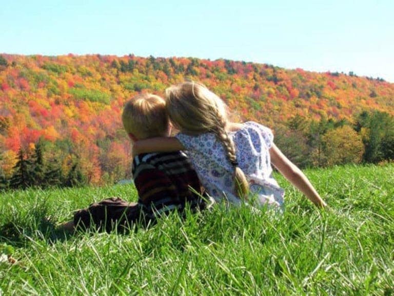 13 Best Places to See Fall Foliage Near NYC with Kids