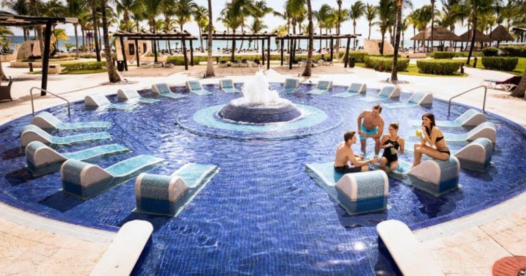 15 Resorts In Mexico With A Water Park That Families Will Love