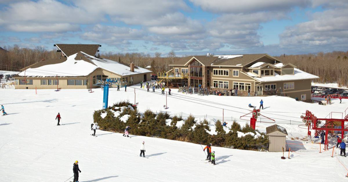 16 Fantastic Places to Visit in Michigan’s Upper Peninsula with Kids
