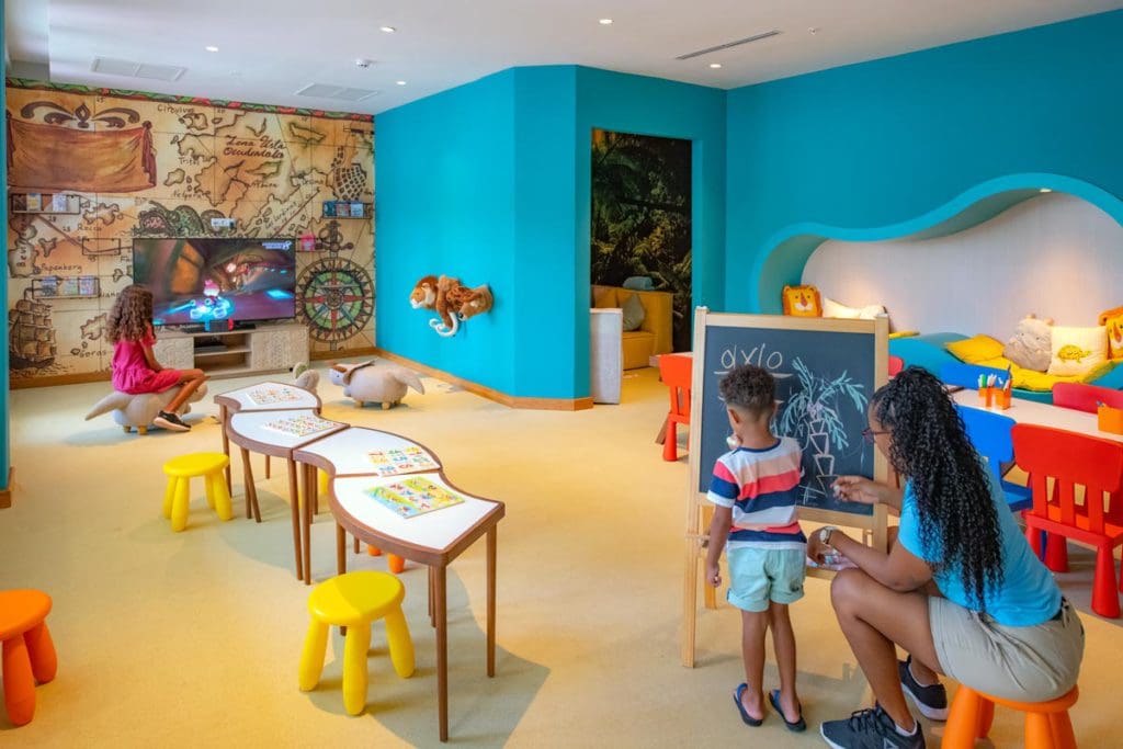 9 Best Curacao Resorts With Kids (including all-inclusive options)