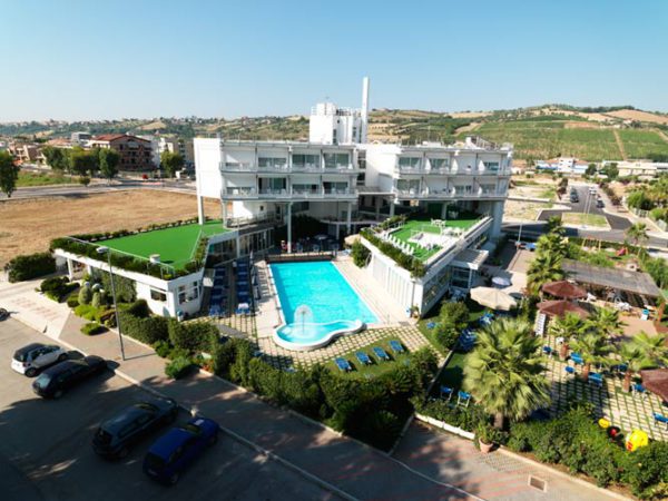 14 All-Inclusive Resorts in Italy for Fun and Easy Family Vacations