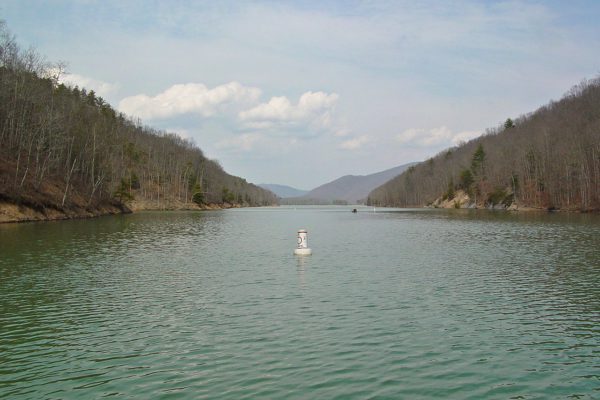 8 Fun Lakes in Virginia with Kids for an Awesome Summer Vacation