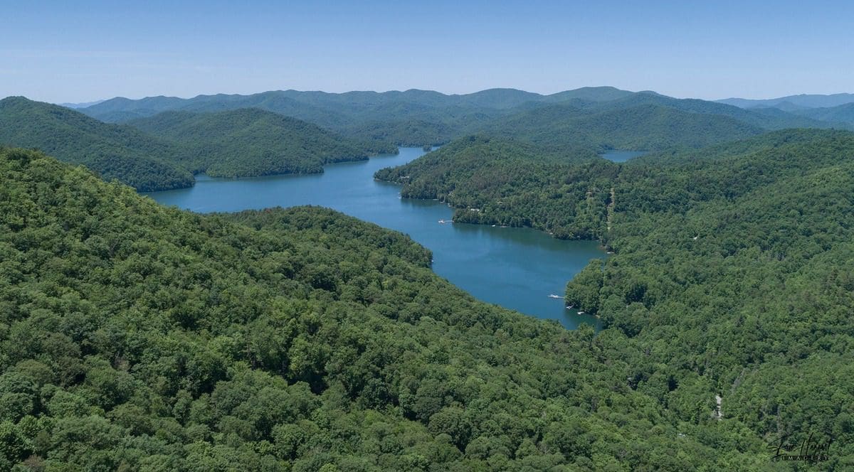 Lakes in North Carolina for a Family Vacation: 12 Picks for Summer